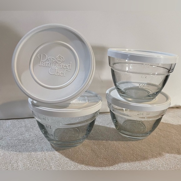 Pampered Chef | Kitchen | Pampered Chef Cup Prep Bowls With White Lids ...